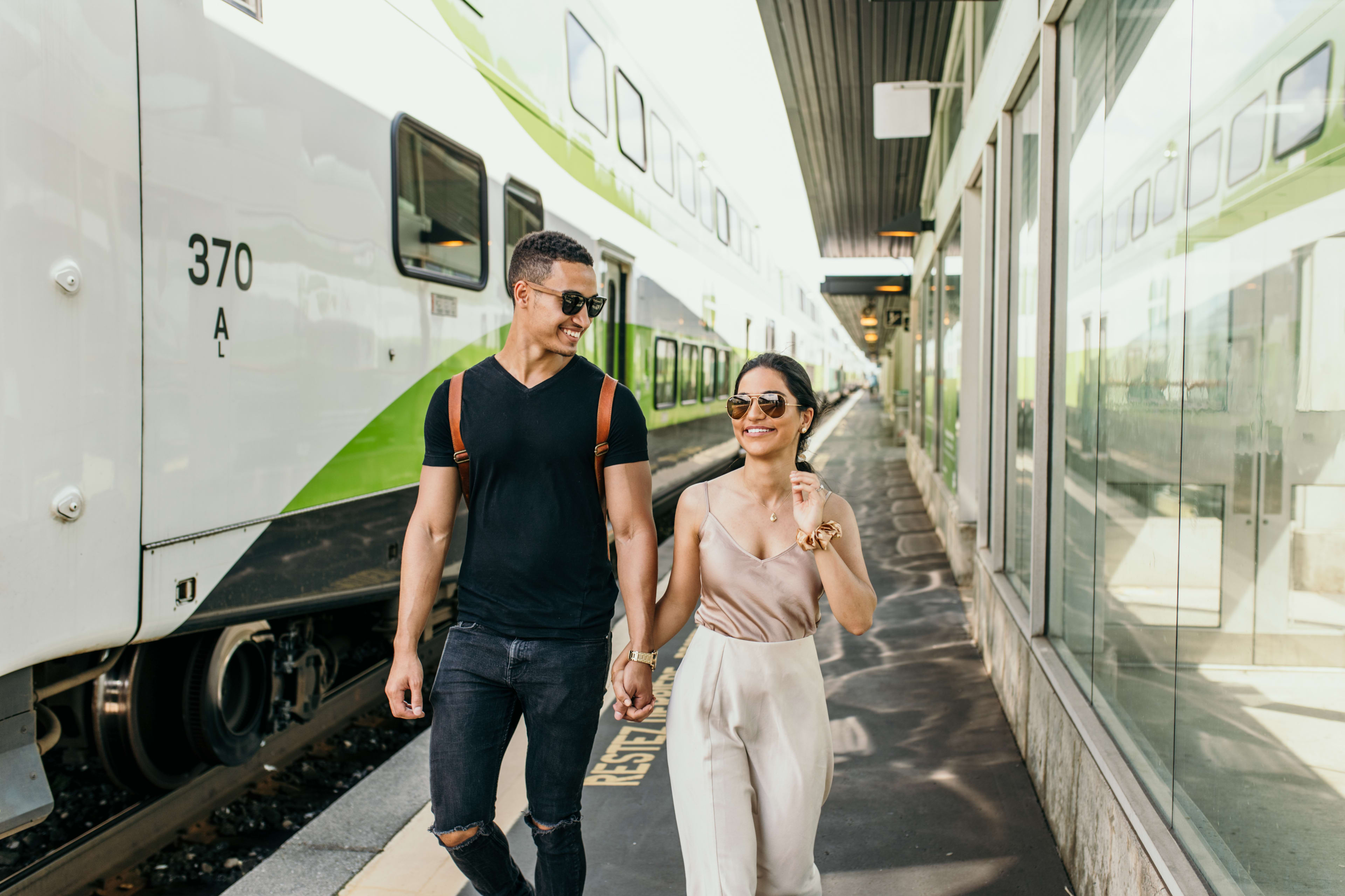GO Transit - GO Train to Niagara on Weekends