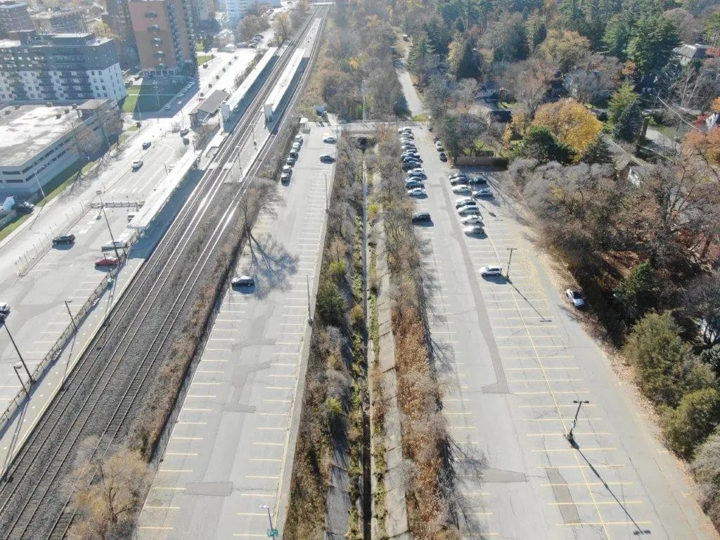 Metrolinx protects 100-year-old creek for Hurontario LRT work