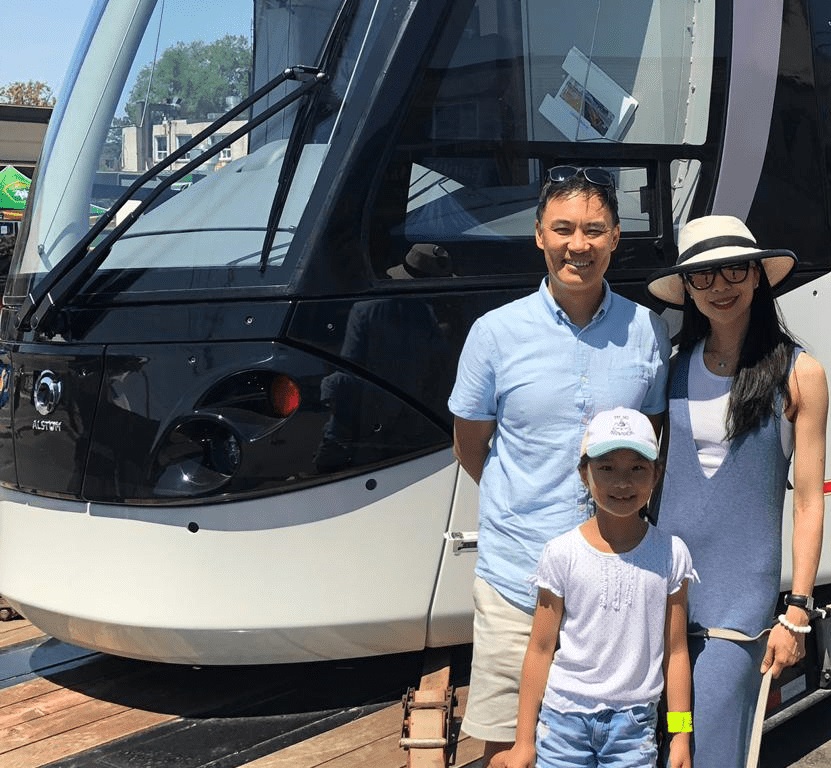 Sophisticated mock-up of a LRV becomes Ontario festival star