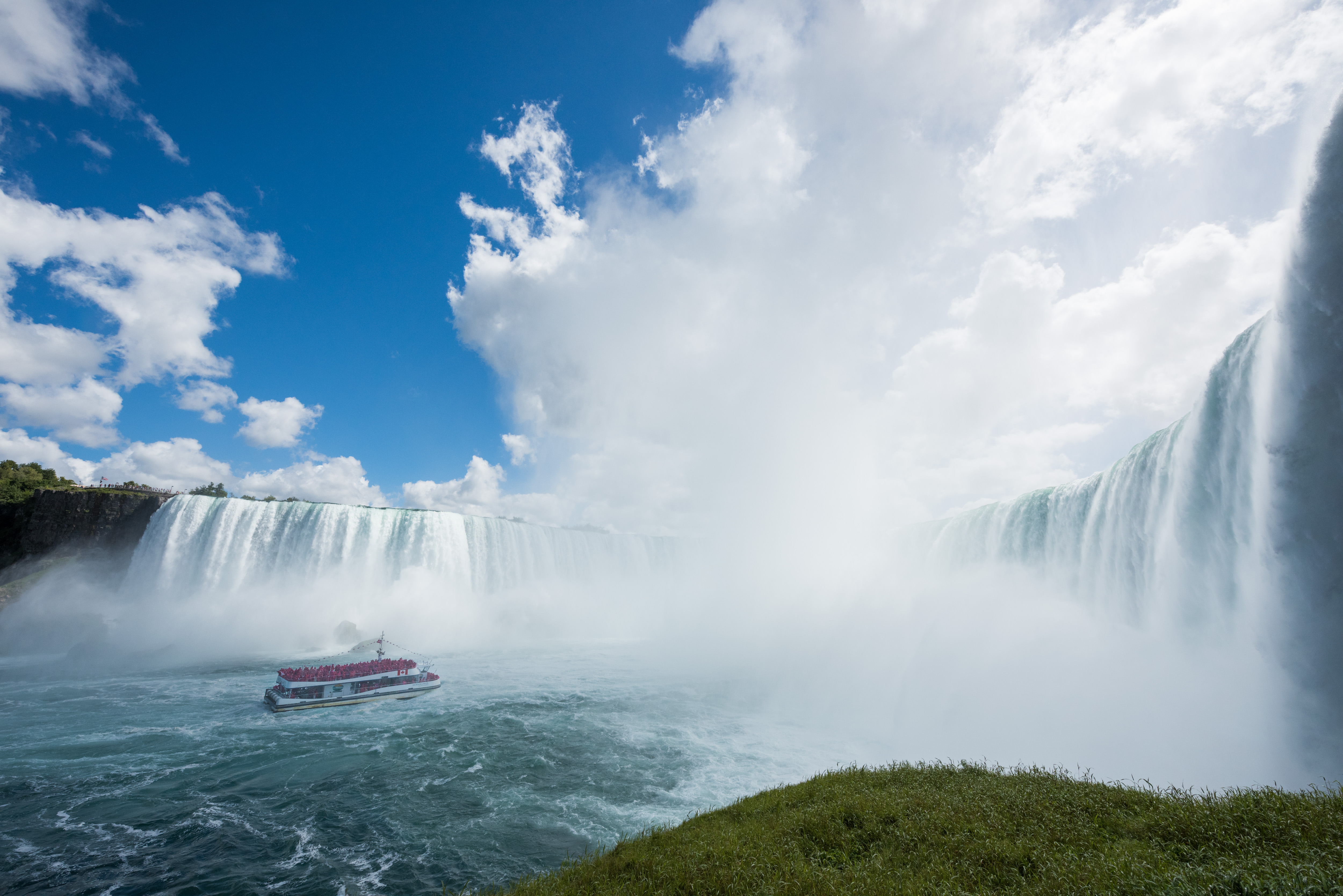 Train & Bus from Toronto to Niagara Falls | GO Transit