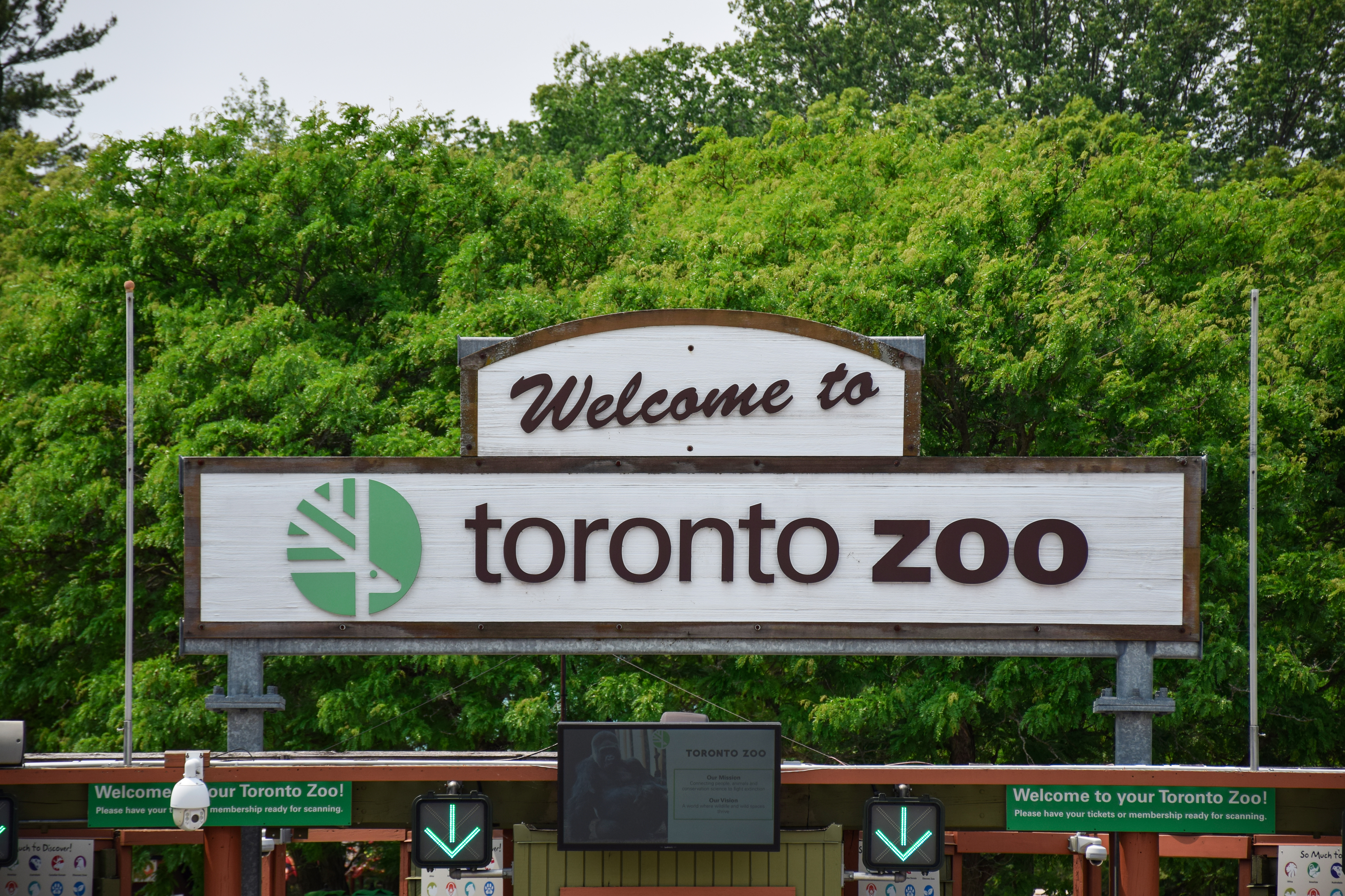 Toronto Zoo Entrance The Views Of Toronto Zoo In Toronto, Canada