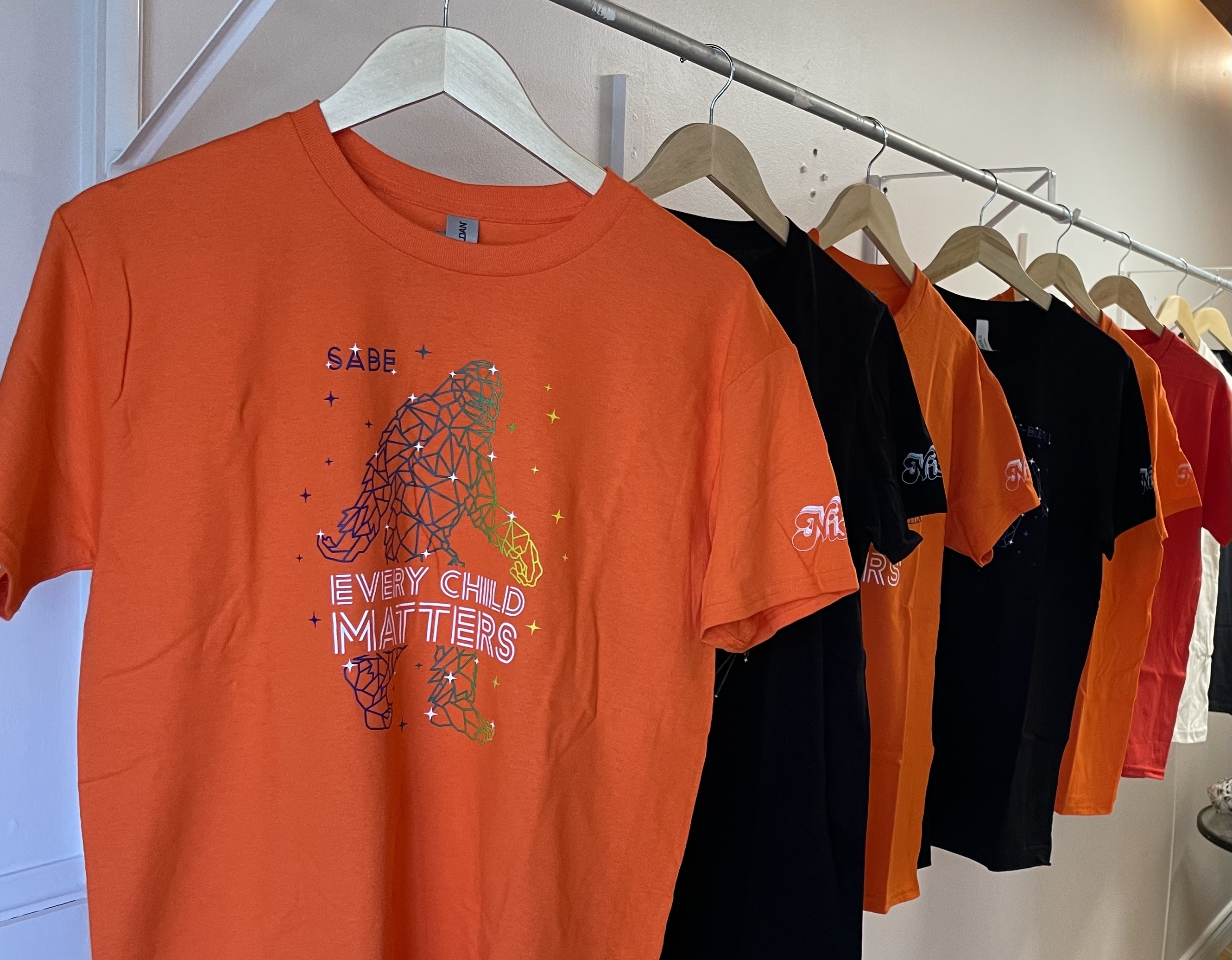 Journée du chandail orange : Metrolinx s’associe avec Nish Tees