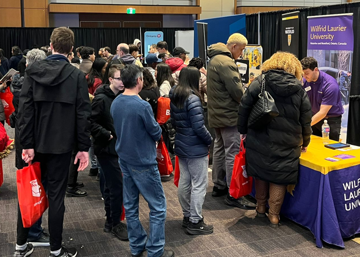 Take GO Transit to the Student Life Expo | GO Transit